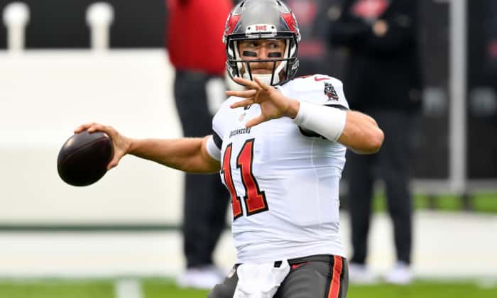 66 Quarterbacks With the Largest Hand Sizes in NFL History - HubPages