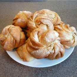 Best Cinnamon Roll Recipe With A Twist - HubPages