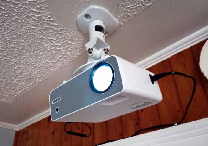 Review: ONOAYO 5G WiFi Bidirectional Bluetooth Projector - HubPages