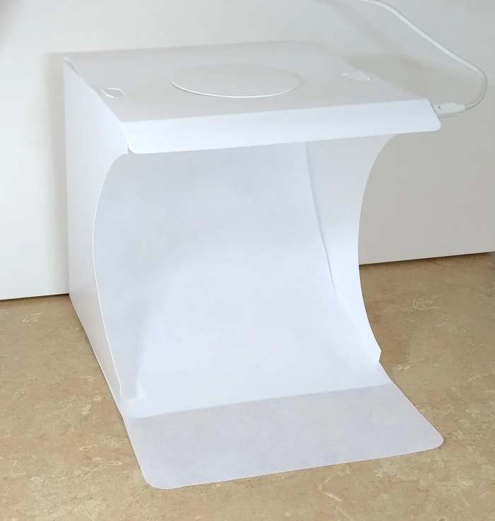 How to Use a Light Box to Take Great Photos of Small Items - HubPages