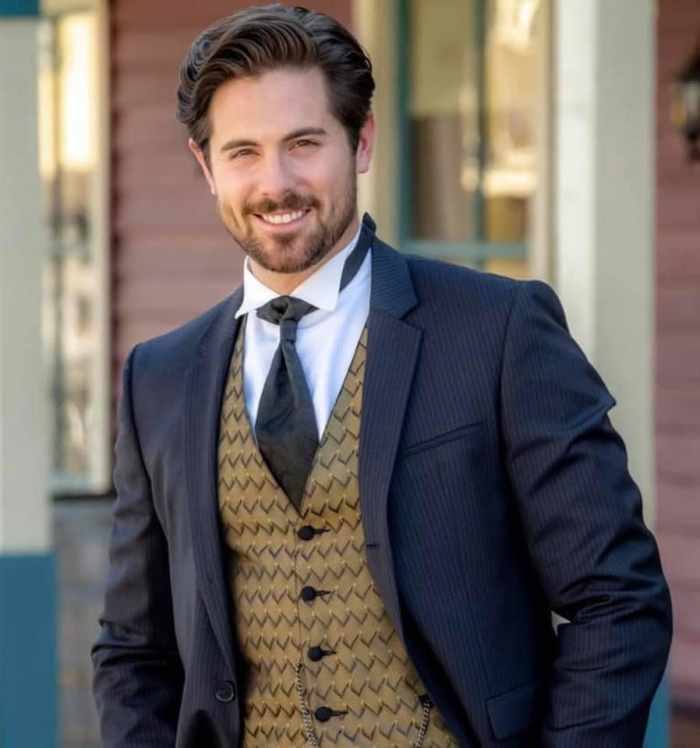 Hallmark Actor: Chris McNally - HubPages