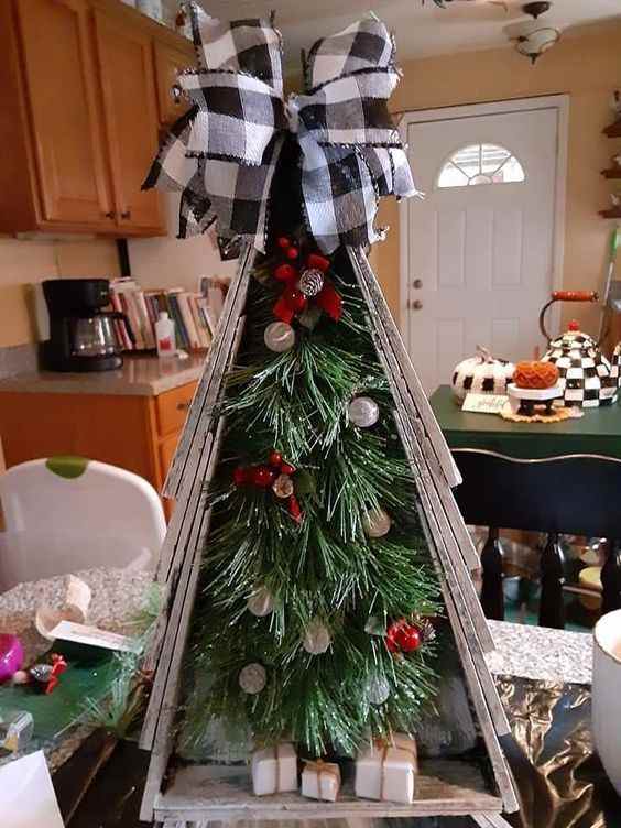 100+ Easy DIY Wooden Christmas Tree Triangle Decorations - HubPages