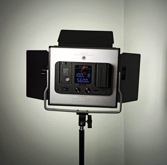 Neewer 660 Review: LED Video Light System - HubPages