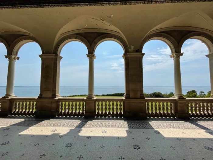 The Breakers Mansion: A Glimpse of Newport’s Gilded Age - HubPages