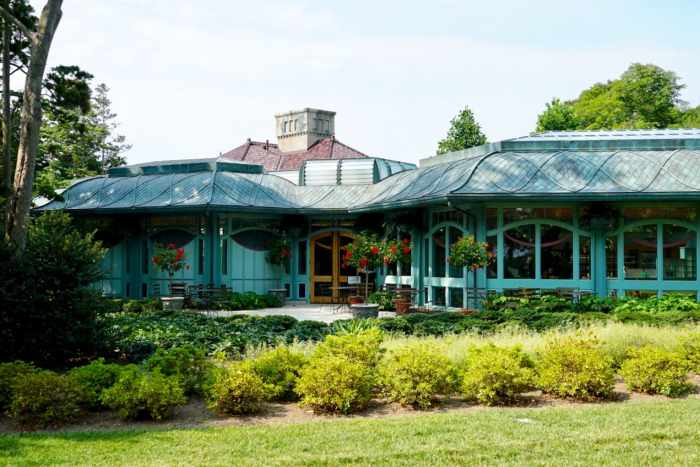 The Breakers Mansion: A Glimpse of Newport’s Gilded Age - HubPages