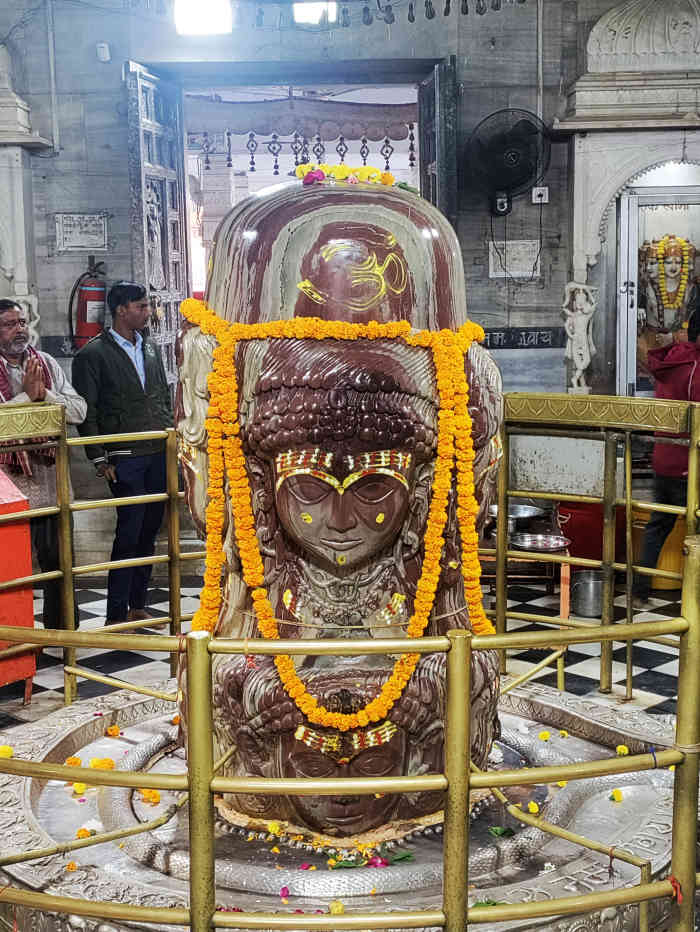"Ashta Mukha Lingam" or Shiva Linga With 8 Faces in the Pashupatinath ...