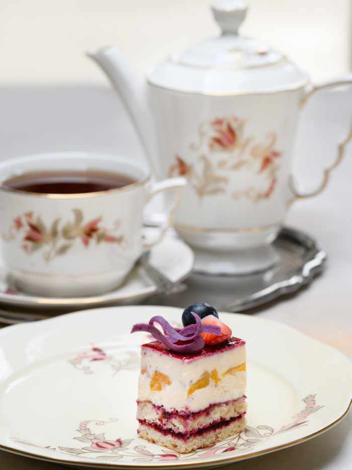 What is the secret of the popularity of Zsolnay porcelain? - HubPages