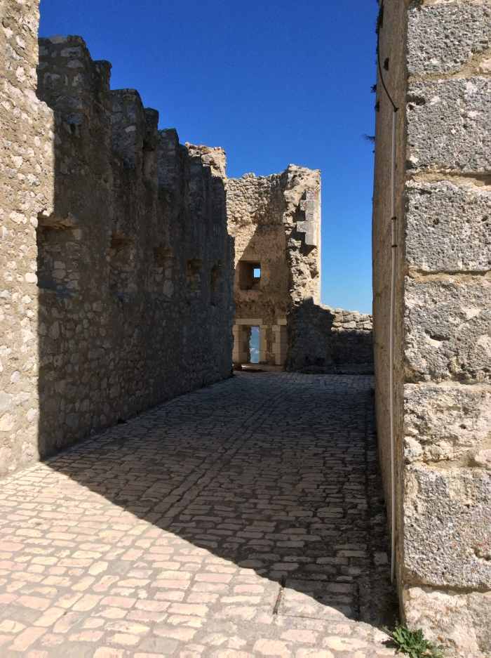 The Fortress of Rocca Calascio in Abruzzo, Italy - HubPages