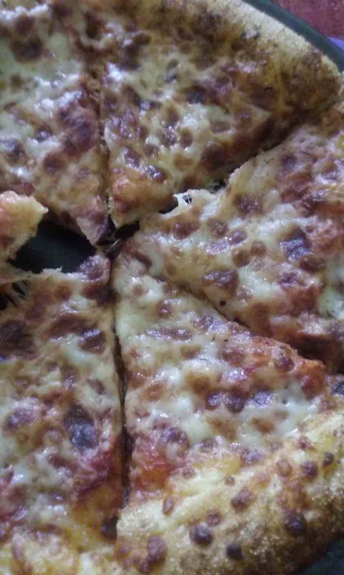 HUNGRY HOWIE'S Pizza Restaurant - A Fast Food Restaurant Review - HubPages