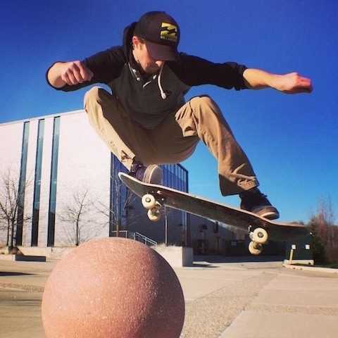 How to Ollie: Step-by-Step Guide to Learning This Trick - HubPages