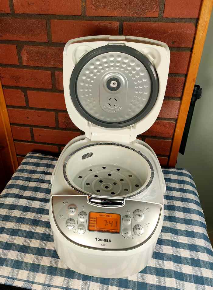 Review of the Toshiba 6-Cup Electric Rice Cooker - HubPages