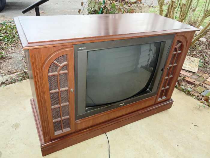 1996 RCA Color Track Plus Color Console G27352DT & Two Amazing 1980s ...