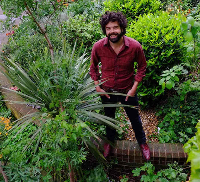 The Benefits of "Guerrilla Gardening" Around the World - Dengarden