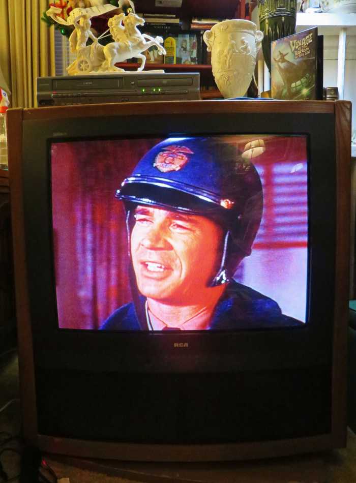 1998 RCA Colortrak Television Model G32643sk, RCA Chassis CTC187CN3 ...