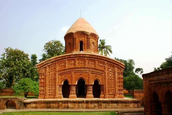 Nandadulaljiu temple of Chandannagar : The largest "Dochala" temple of ...