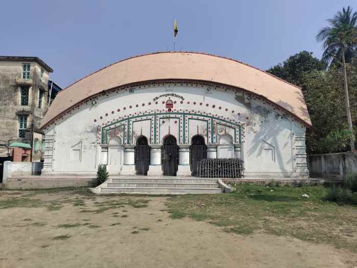 Nandadulaljiu temple of Chandannagar : The largest "Dochala" temple of ...