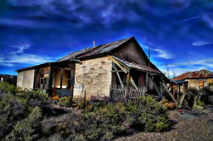 The Haunting Beauty of New Mexico's Ghost Towns - HubPages
