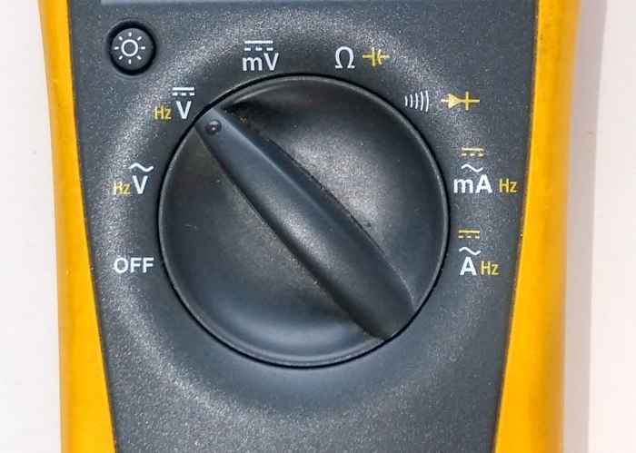 How to Use a Multimeter to Measure Voltage, Current, and Resistance ...