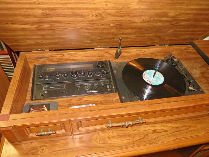 1985 Curtis Mathes Five in One Television Console Model K2675RK, Curtis Mathes Chassis Number ...