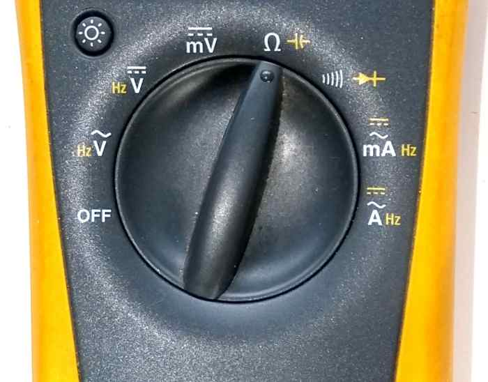 How to Use a Multimeter to Measure Voltage, Current, and Resistance ...