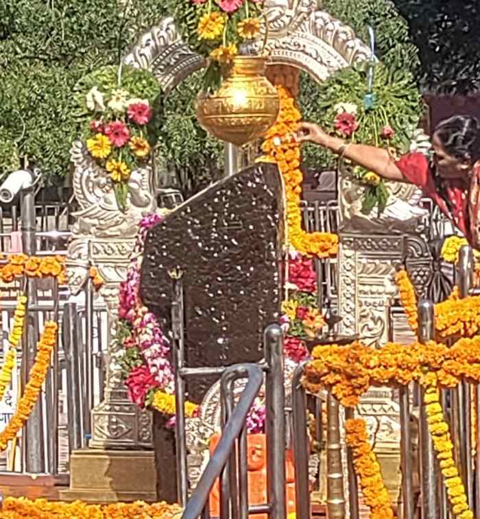 Shani Singnapur - a unique town with a temple of Shani Deva and without ...