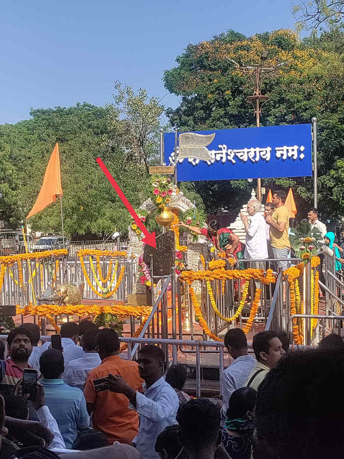 Shani Singnapur - a unique town with a temple of Shani Deva and without ...