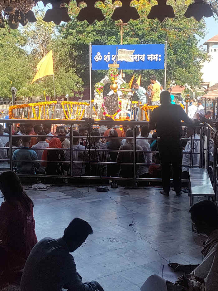 Shani Singnapur - a unique town with a temple of Shani Deva and without ...