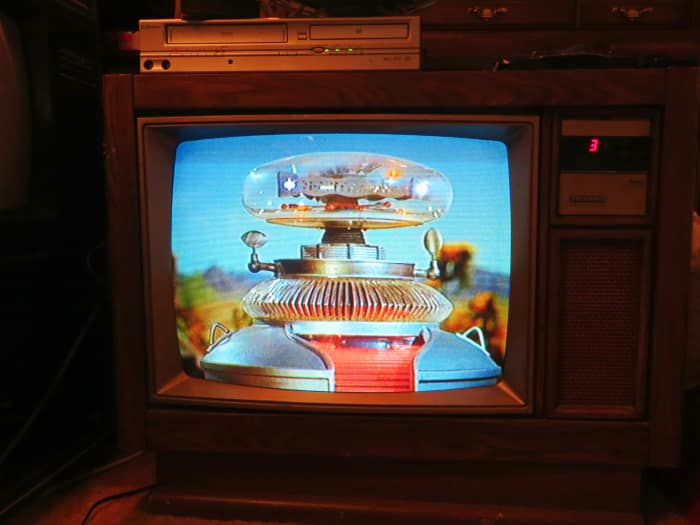 1988 Sylvania Color Television Model RLH910 AK01, Sylvania Chassis ...