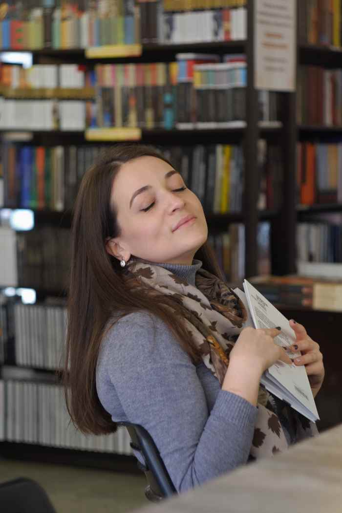 3 Ways to Keep Conversations Alive in a Relationship - HubPages