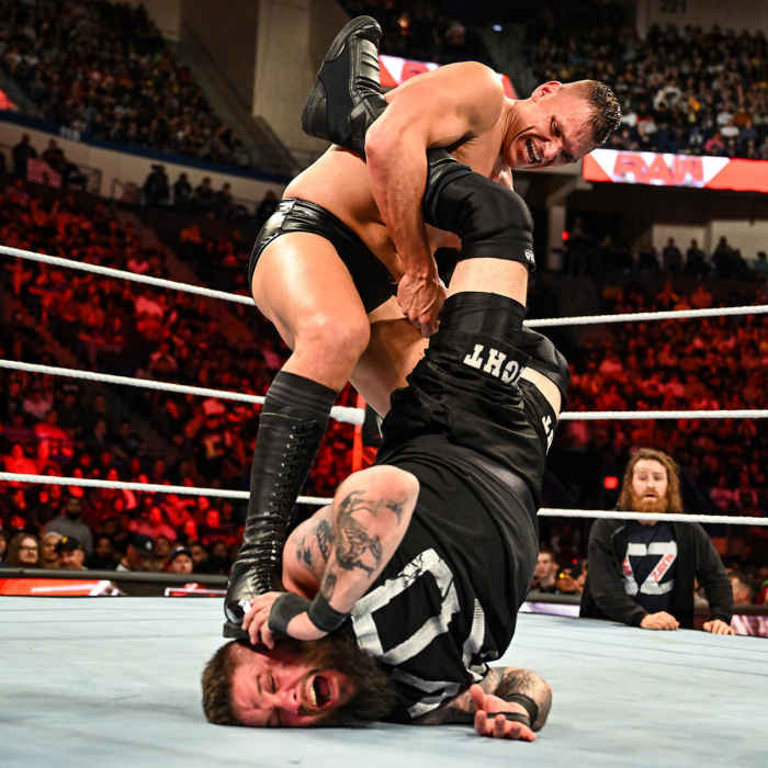 WWE Monday Night ROLLINS: Seth "Freakin" Rollins Retained the World ...