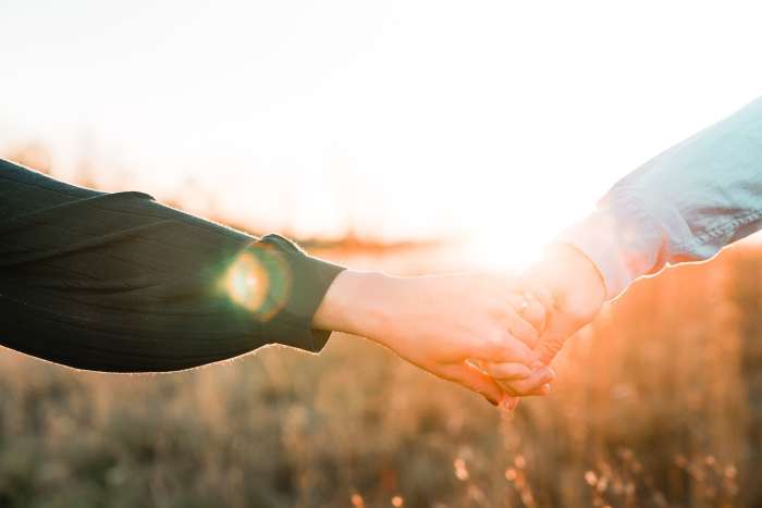 7 Reasons Friends Change When They Get Into a Relationship - HubPages