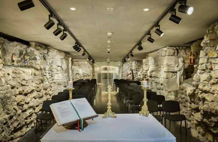 From Mosque to Baroque Masterpiece: The Inner City Parish Church in ...