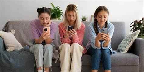 Social Media and Human Behavior - HubPages