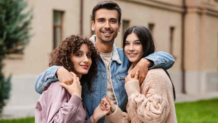 What Is Polyamory? Plus Pros and Cons of the Poly Lifestyle - HubPages