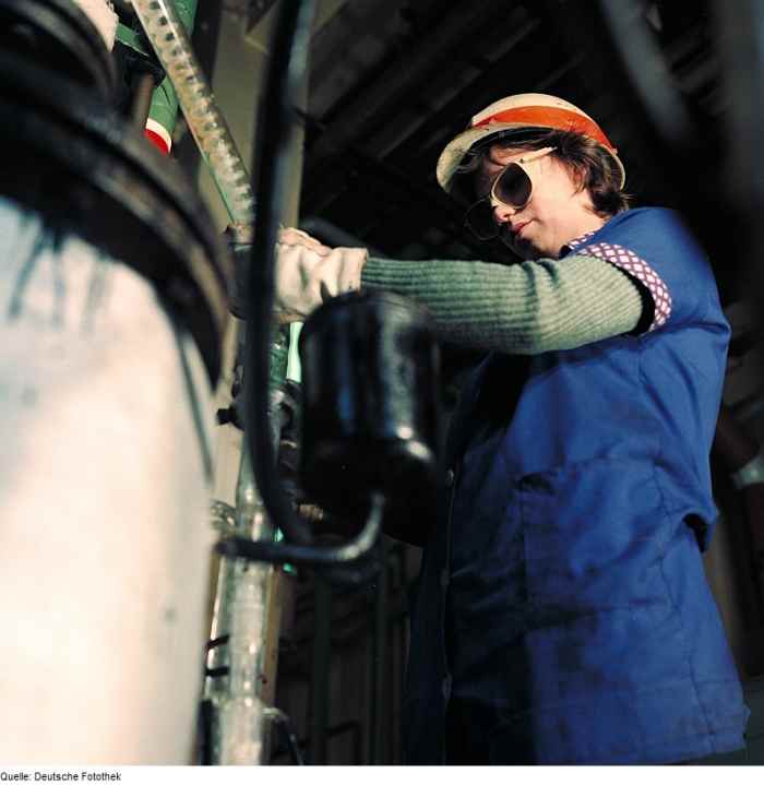 10 Unusual Jobs That Actually Exist: The Weird and Wonderful Work ...