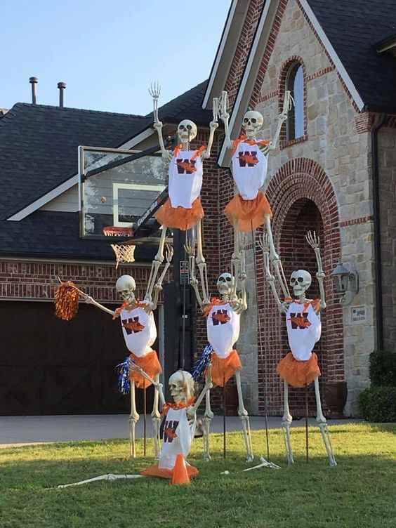40+ Spooktastic Skeleton Halloween Decoration Ideas for Front Yard ...