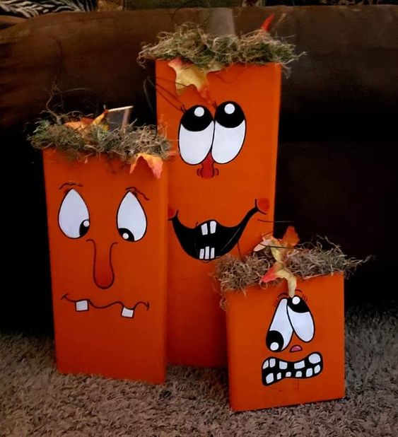50+ Great Ideas for DIY Halloween Wood Crafts - FeltMagnet