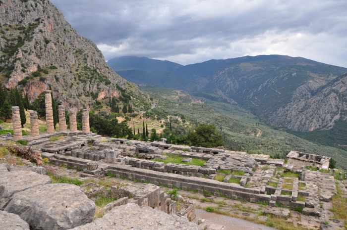 Pythia: The Oracle of Delphi - HubPages