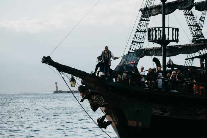 The Death of the Pirate Blackbeard - HubPages