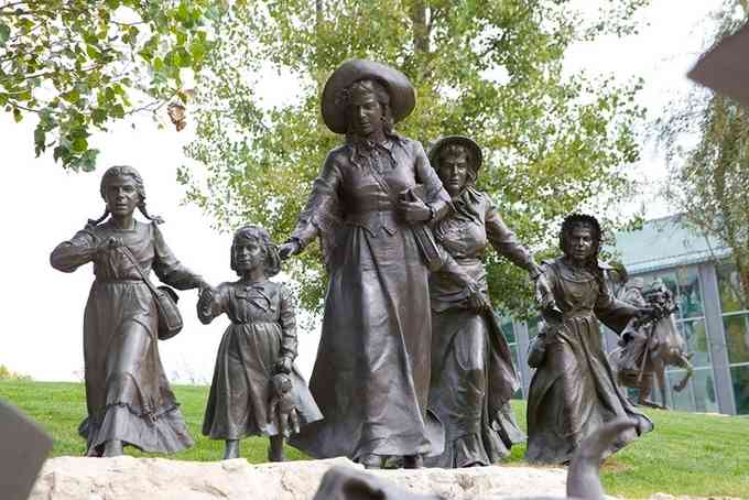 Exploring the Courage and Determination of American Pioneer Women on ...