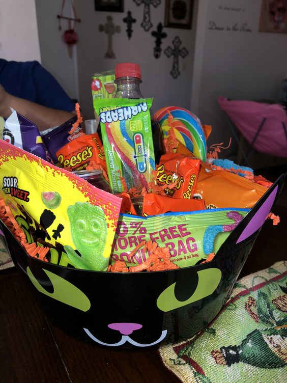 50+ Spooktasticly Fun DIY Boo Basket Ideas - HubPages