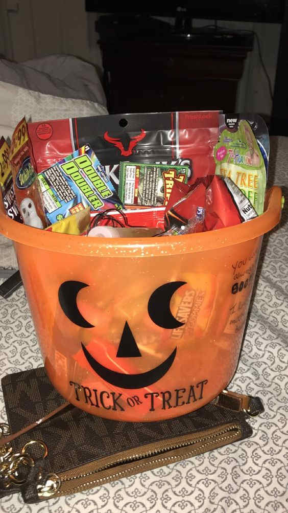 50+ Spooktasticly Fun DIY Boo Basket Ideas - HubPages