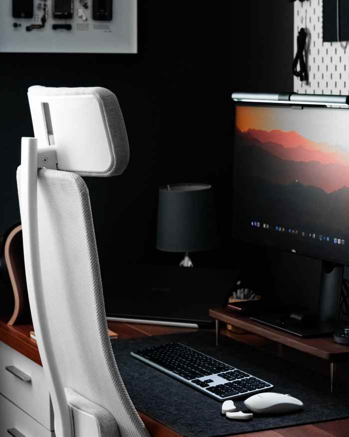 70+ Minimal Desk Setup Ideas - HubPages