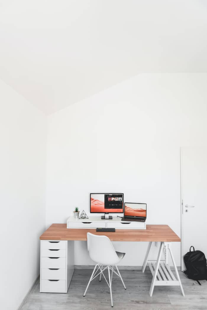 70+ Minimal Desk Setup Ideas - HubPages