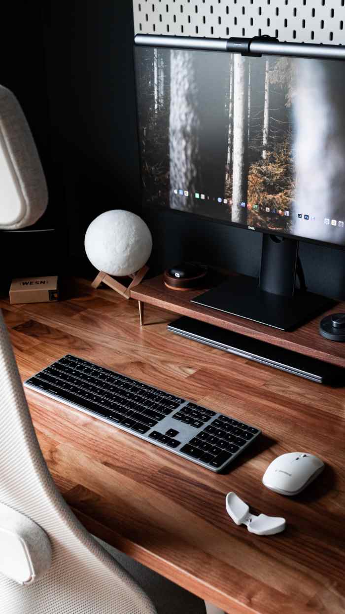 70+ Minimal Desk Setup Ideas - HubPages