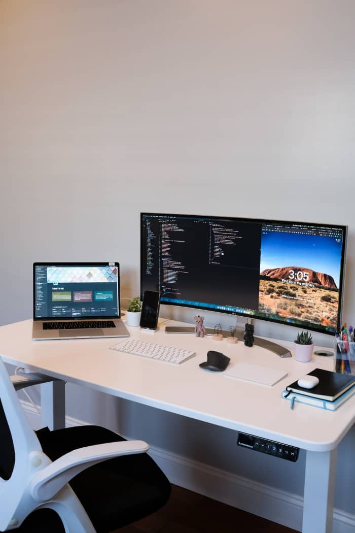 70+ Minimal Desk Setup Ideas - HubPages