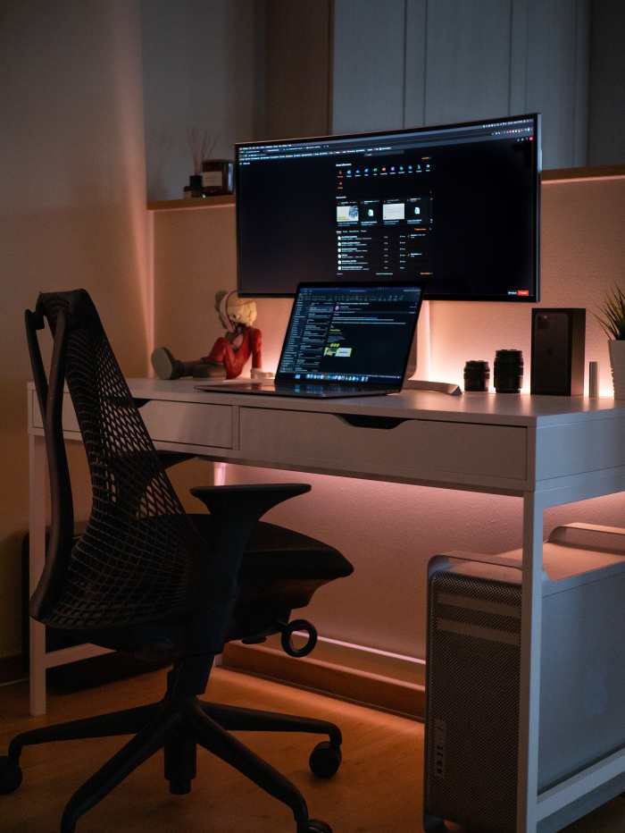 70+ Minimal Desk Setup Ideas - HubPages