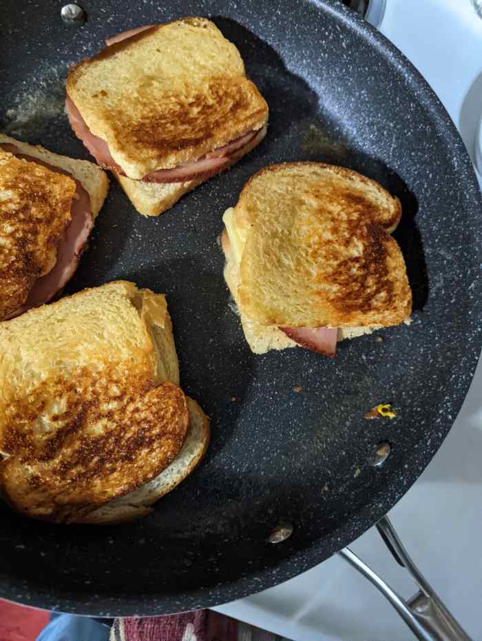Grilled Cheese Sandwich - in a Frying Pan - HubPages