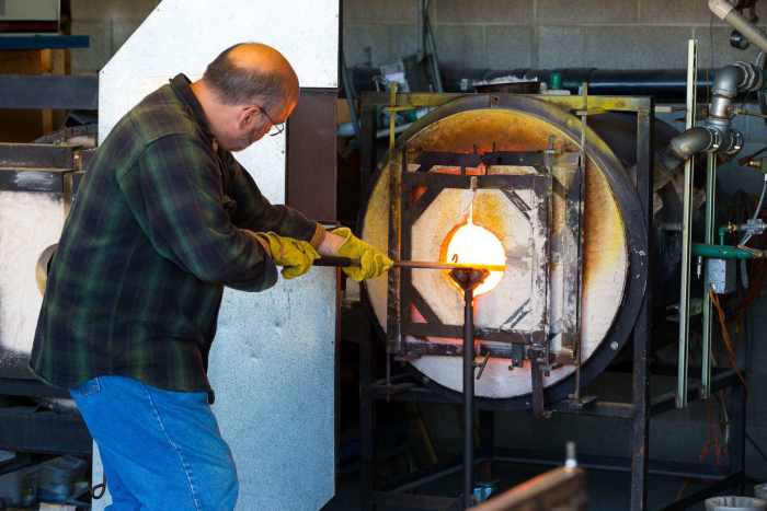 A History of Glassmaking and Blowing Throughout the Ages - HubPages