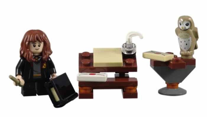 LEGO Harry Potter Hermione's Study Desk Polybag 30392 Review - HubPages